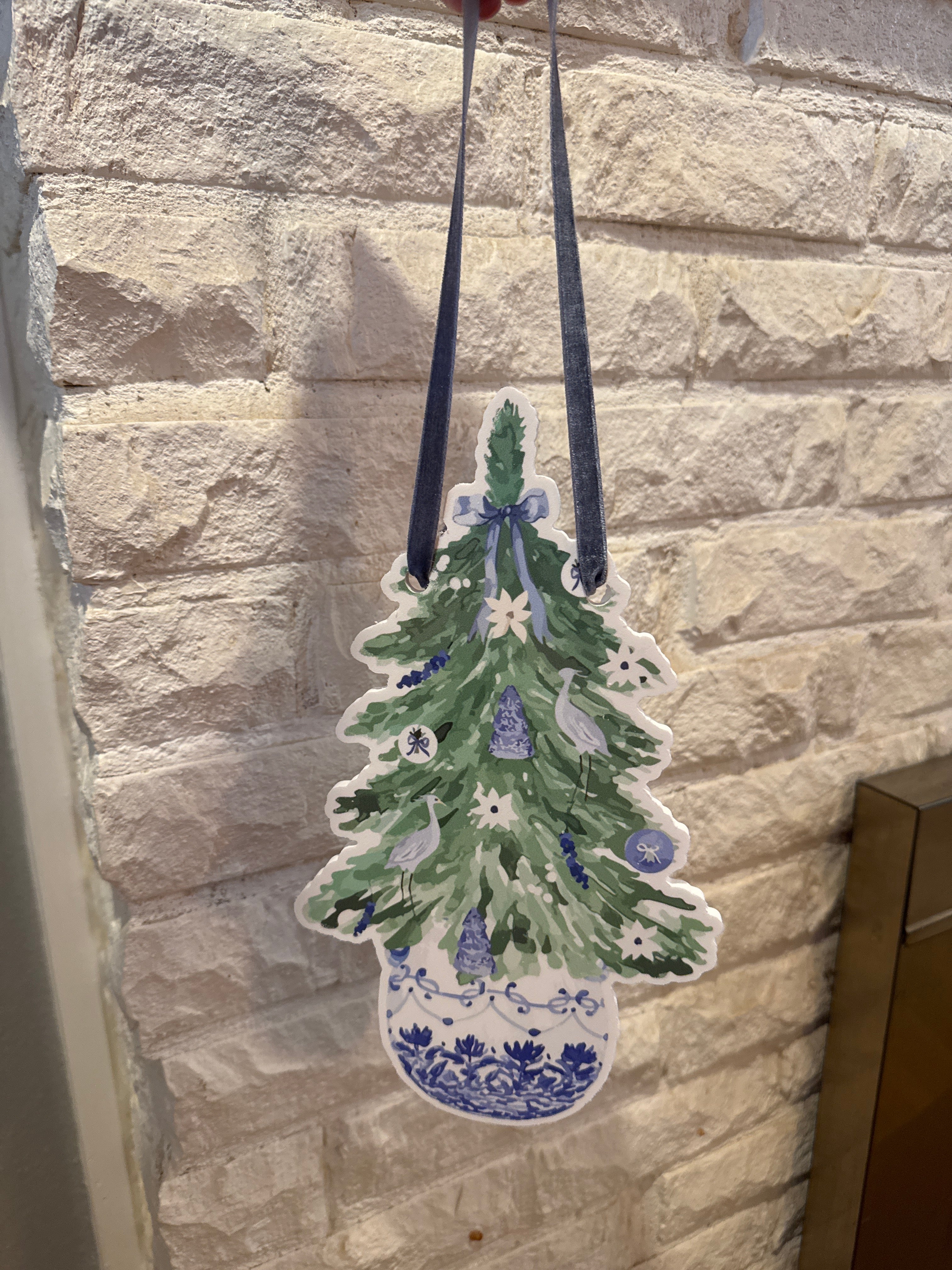 The Mini Lucy Tree – YardFetti Midland
